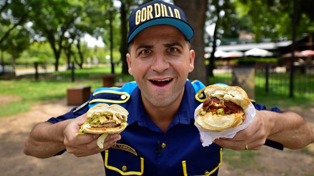 Video: El Oficial Gordillo y su divertido Volver al pasado