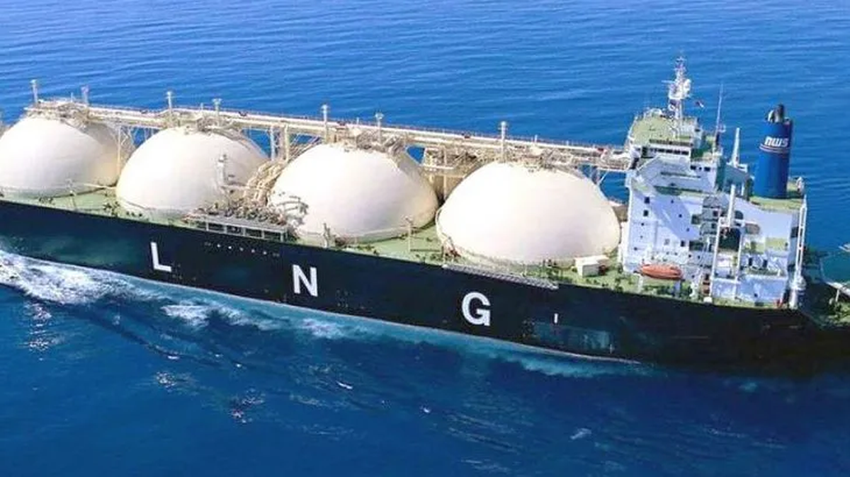 Llegan barcos con gasoil para transporte y termoeléctricas