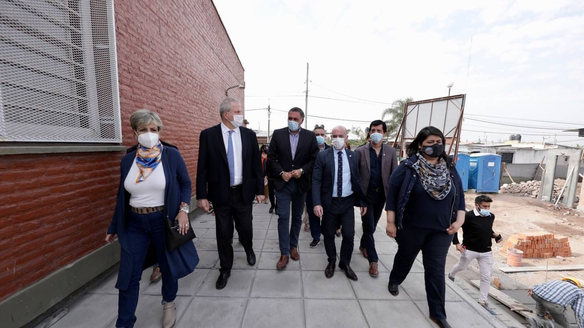 Jaime Perczyk visitó obras en la Escuela Julio Corso