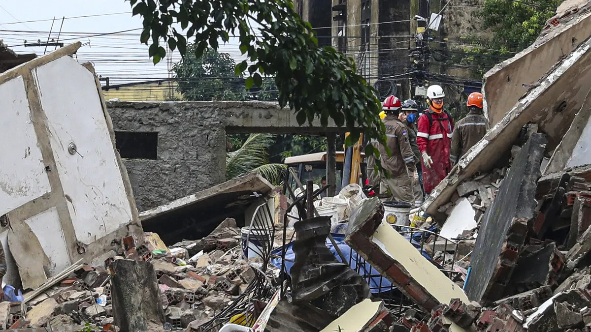 Ocho muertos tras el derrumbe de un edificio en Brasil