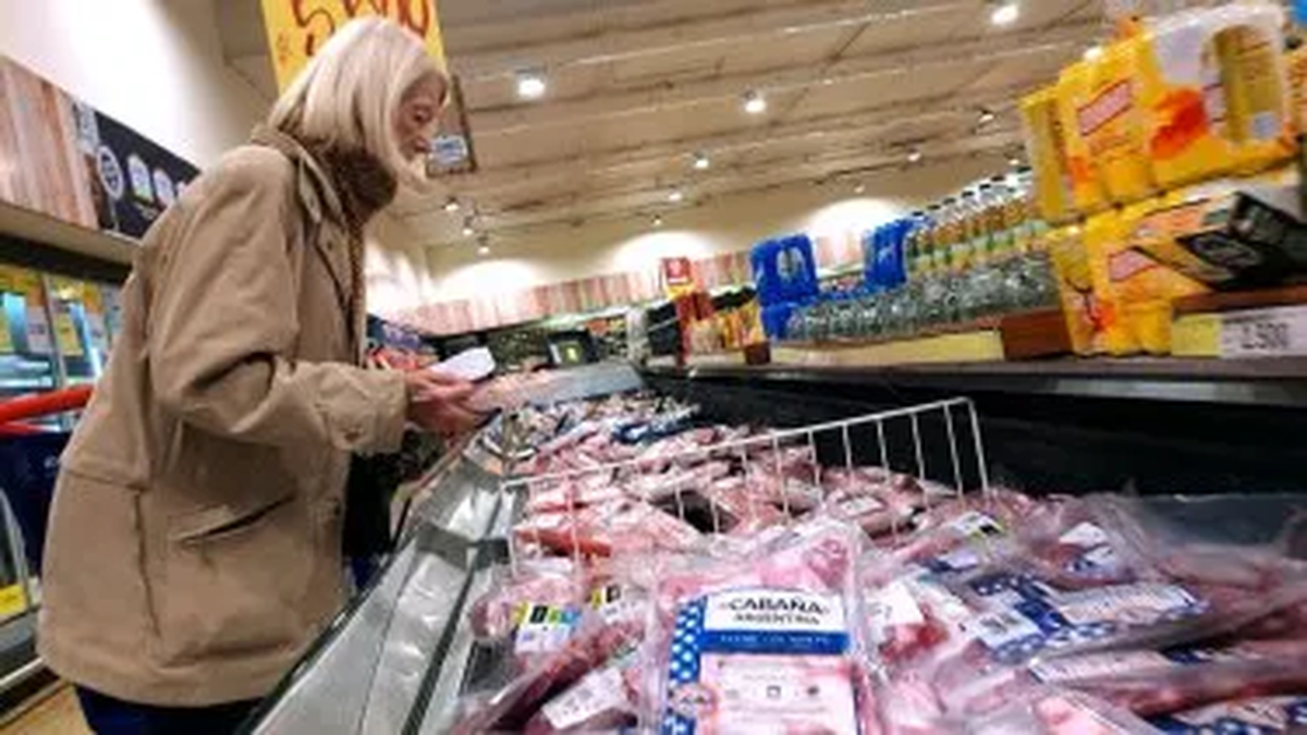 La economía se recupera, pero el consumo masivo sigue en caída