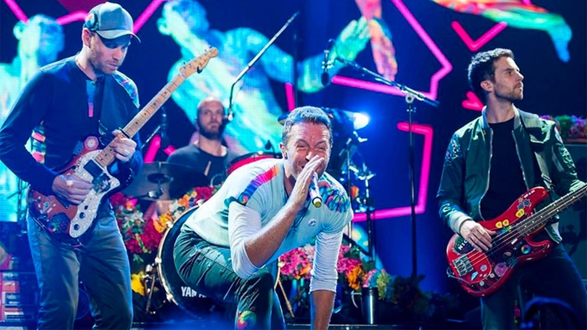 Descubrieron in fraganti al empresario Andy Byron en un recital de Coldplay