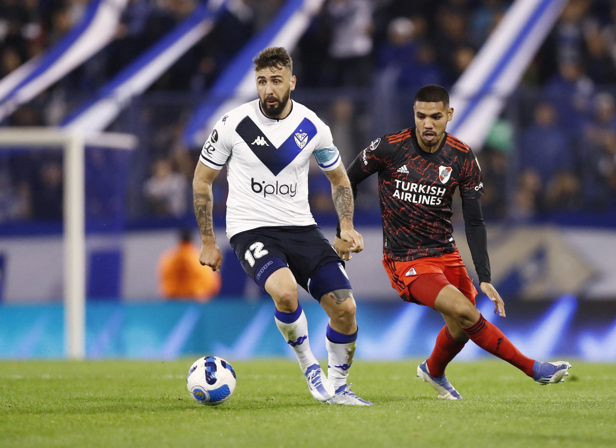 Según un periodista, Lucas Pratto podría jugar en Boca