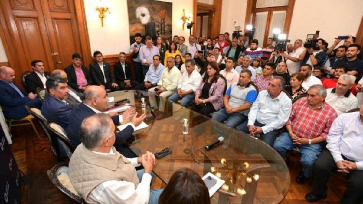 Gremios se mostraron conformes con el anuncio del gobernador Gremios se mostraron conformes con el anuncio del gobernador