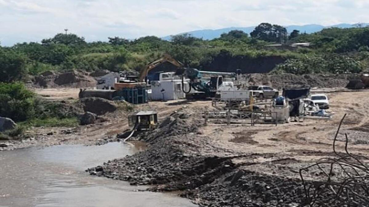 Puente del Río Salí: Controlan medidas de seguridad en la obra