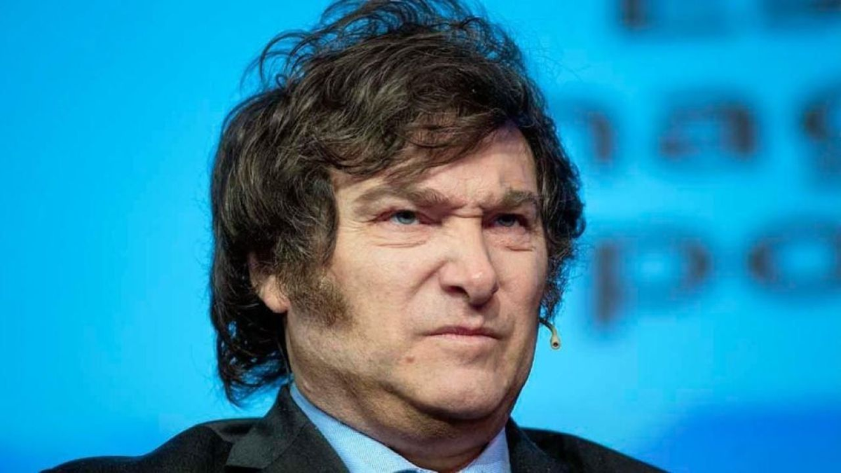 Según Financial Times, Milei atraviesa la mayor crisis de su presidencia