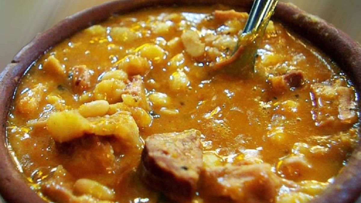 El locro en fiestas patrias, un clásico bien argentino