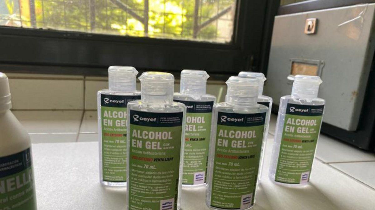 La UNT entregará alcohol en gel de elaboración propia