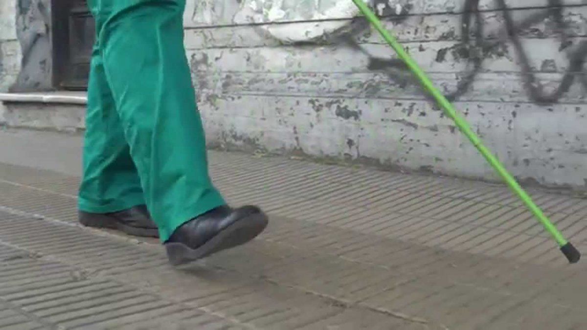 Semana del bastón verde: quiénes lo usan y cómo ayudar