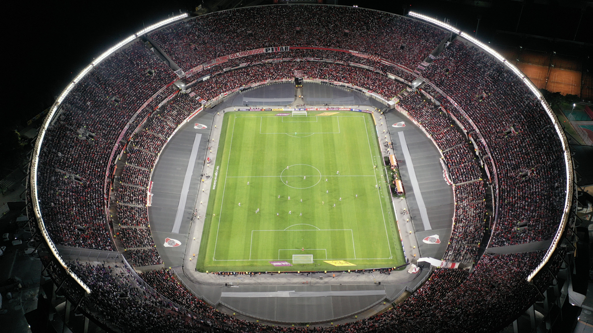 En River van por más y planean techar el Estadio Monumental
