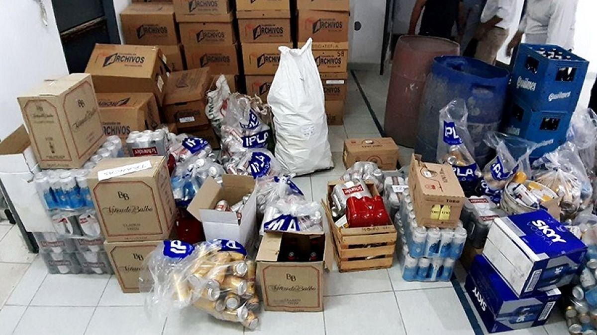 Cómo es el proceso de destrucción de bebidas decomisadas